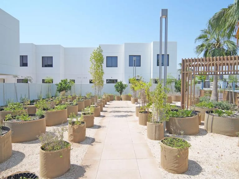 Noya Yas Island – Royal Bridges Real Estate L.L.C