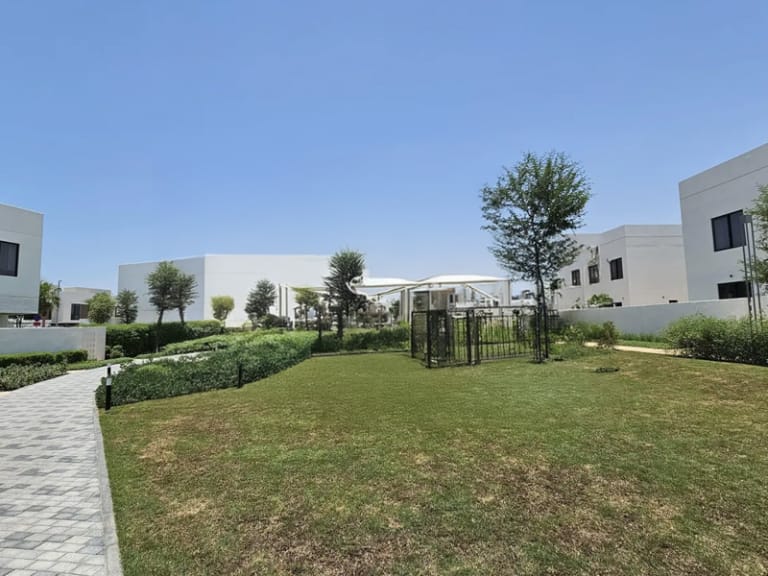 Noya Yas Island – Royal Bridges Real Estate L.L.C